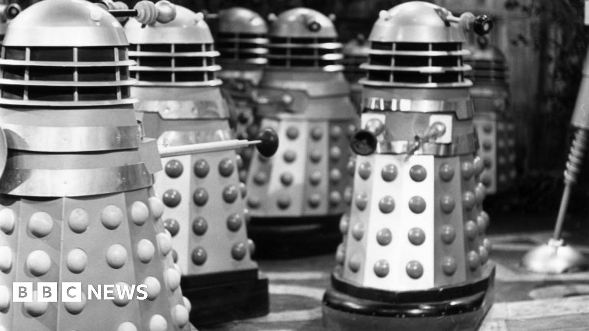 Doctor Who Dalek designer Ray Cusick dies after illness - BBC News