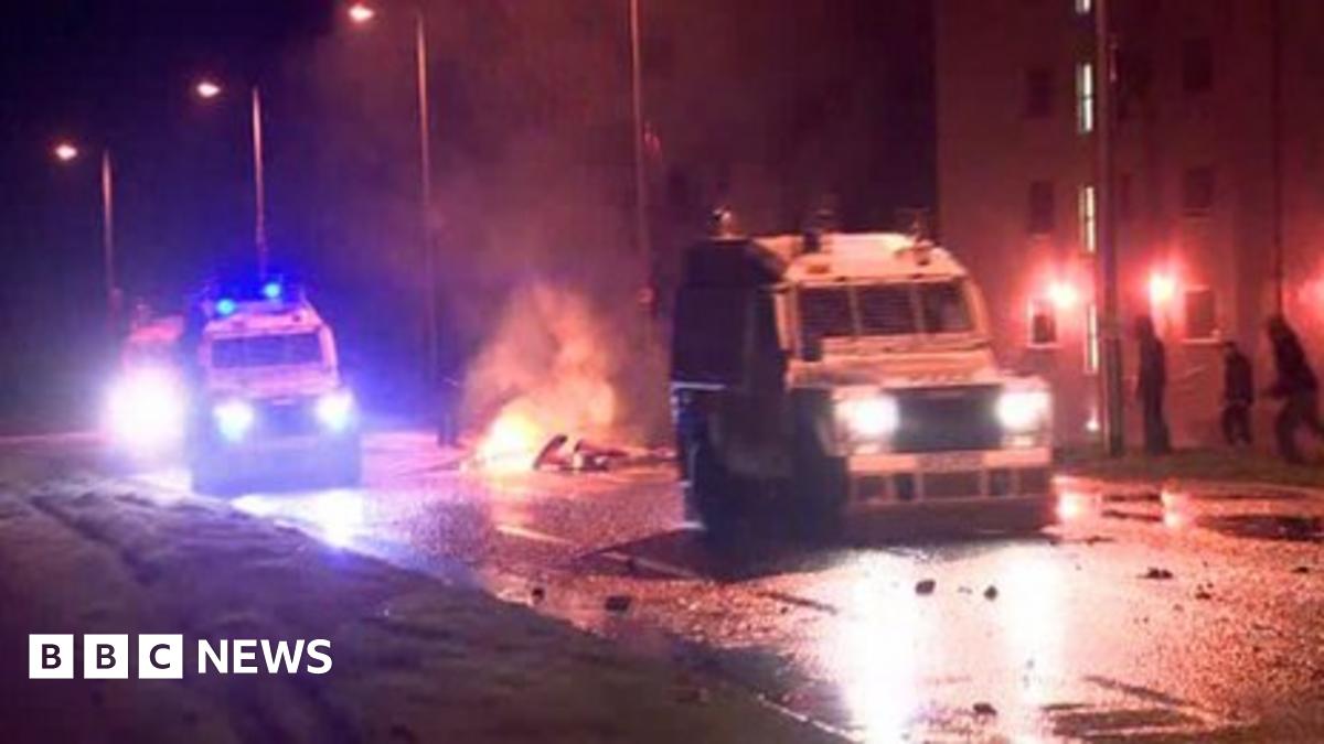 David Crooks sentenced to three months jail over union flag riot - BBC News