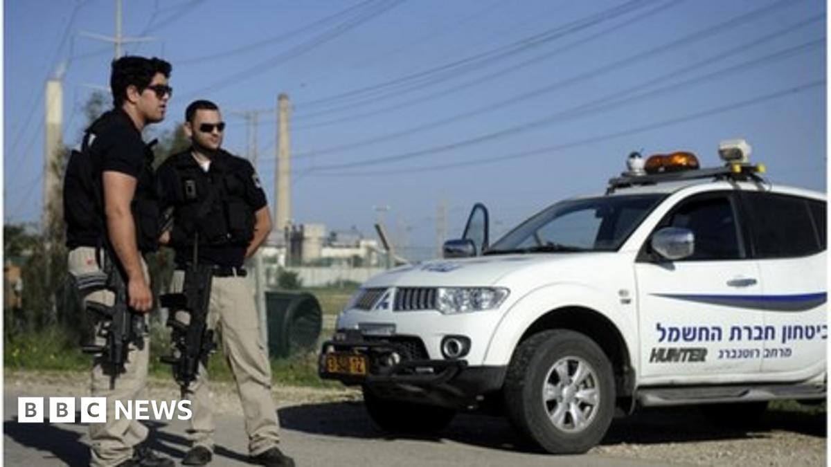 Gaza rocket lands near Ashkelon in southern Israel - BBC News