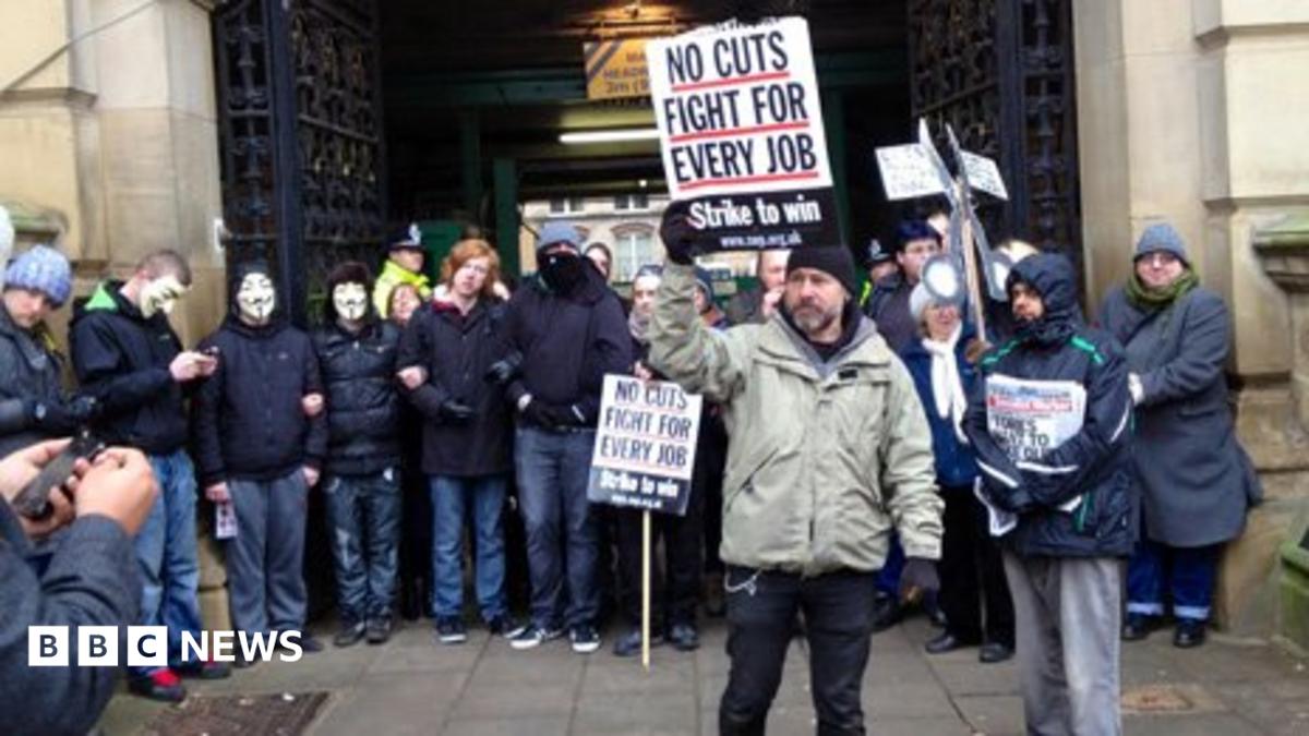 Birmingham City Council passes 'largest' budget cut - BBC News