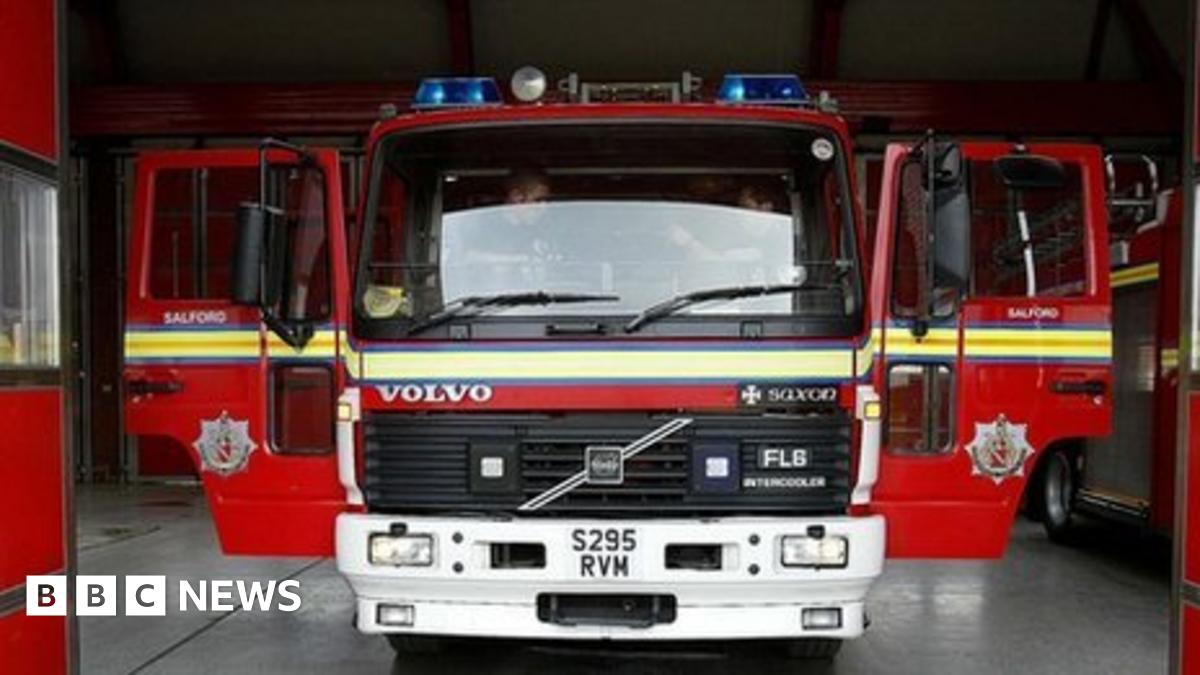 Fire engine in collision with car in Liverpool - BBC News