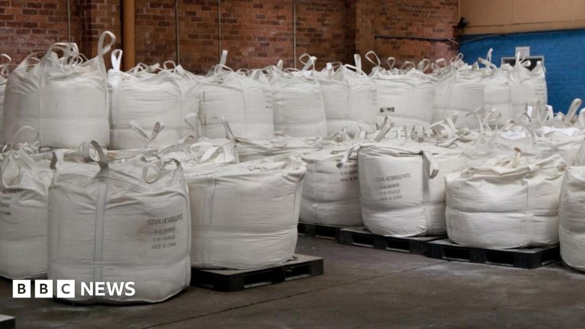Australia makes largest meth seizure - BBC News