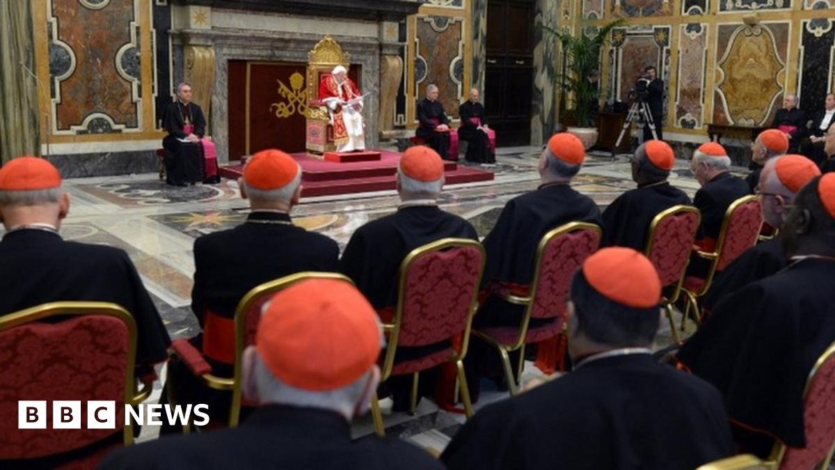 Benedict XVI vows obedience to successor as pope - BBC News