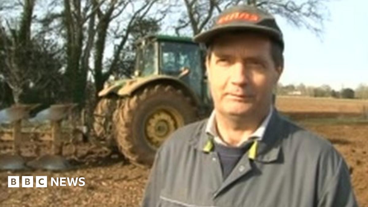 Wheathill Farms fined over Leicestershire tractor accident - BBC News