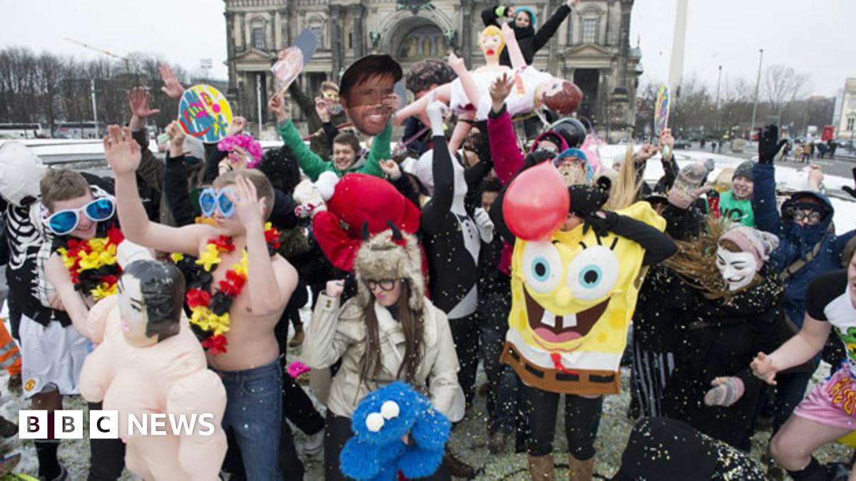 Harlem Shake: Tracking a meme over a month - BBC News