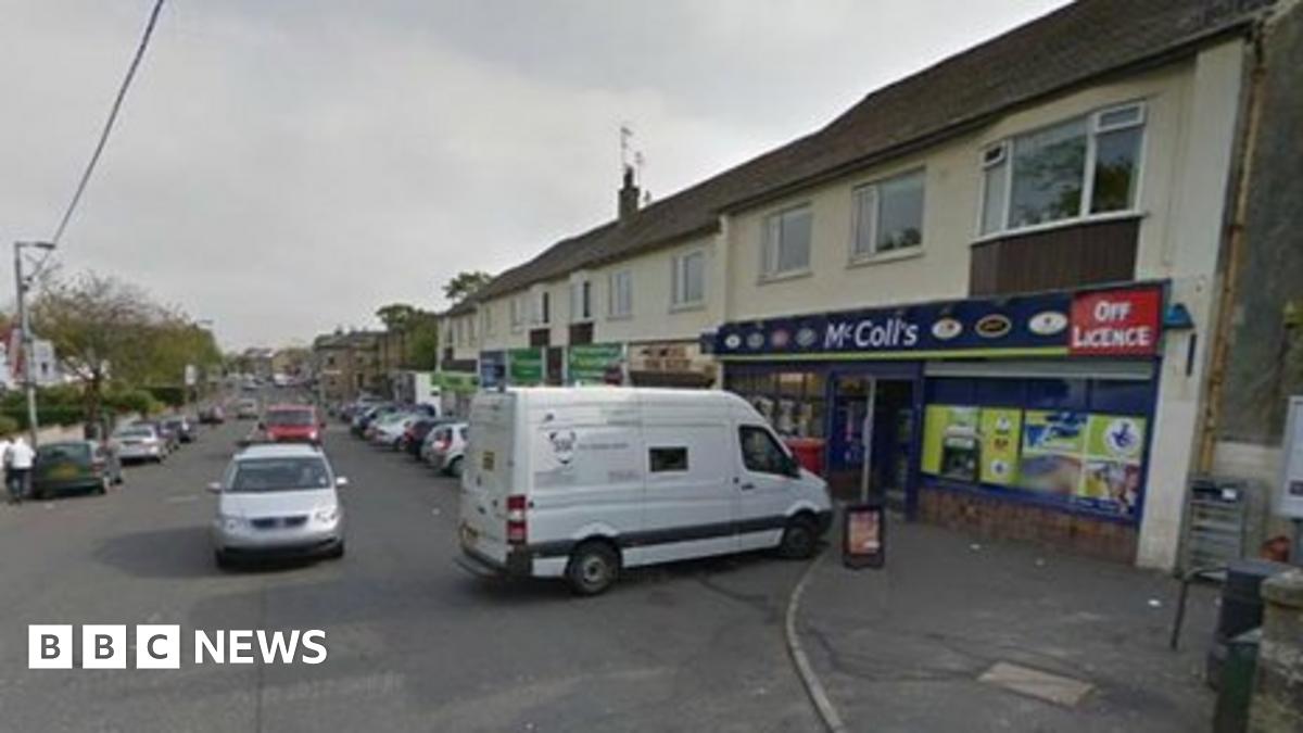 Police probe two RS McColl robberies in Glasgow - BBC News