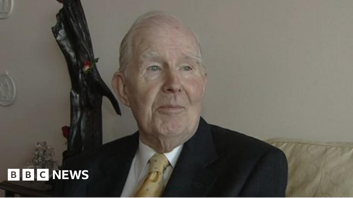 Sir George Quigley: Tributes after death of businessman - BBC News