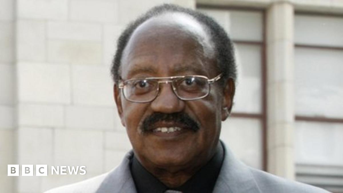 Bobby Rogers, The Miracles co-founder dies - BBC News