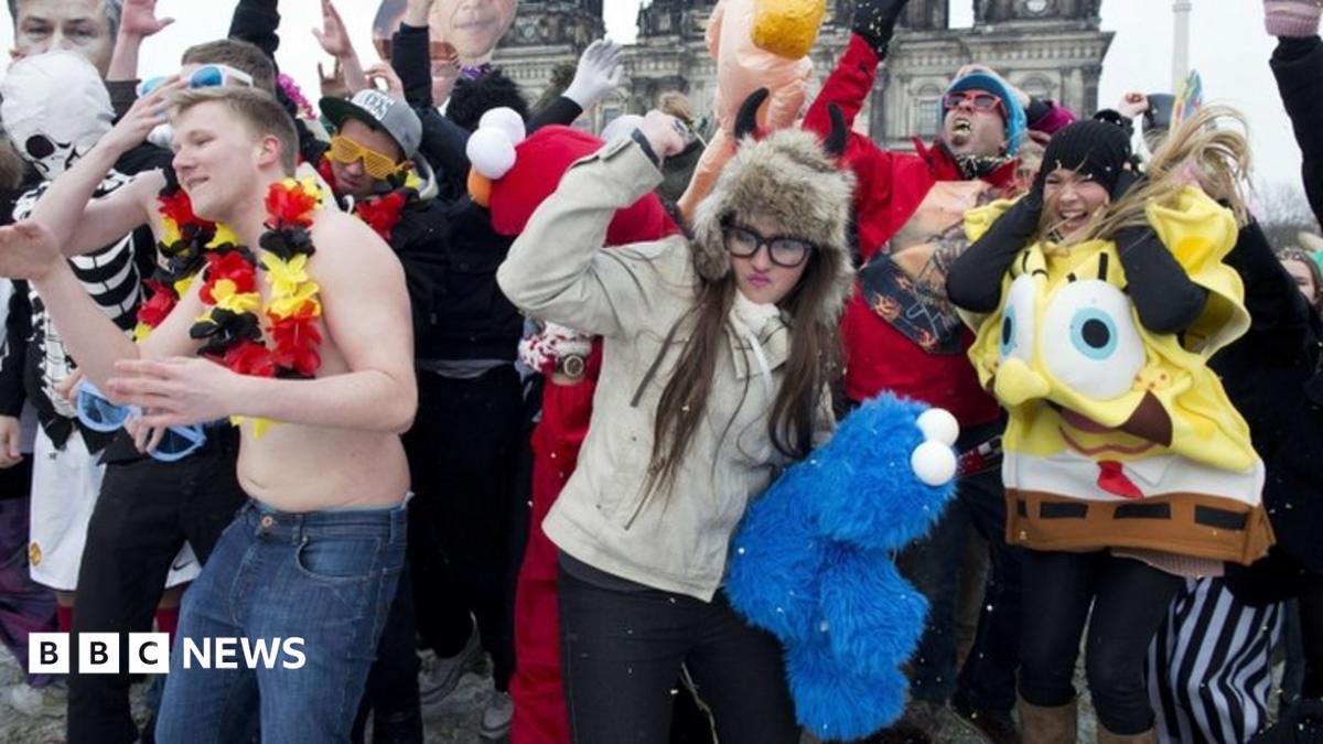 Harlem Shake miners fired over safety fears - BBC News
