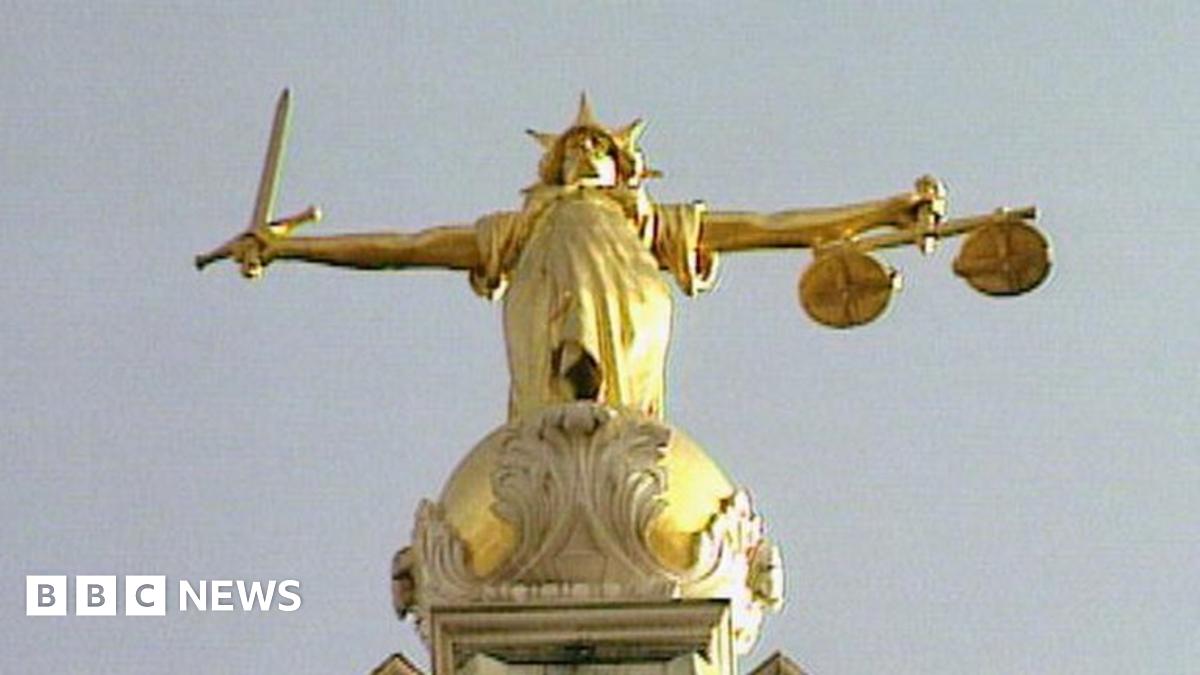 Michael Pooley jailed for affair with 15-year-old pupil - BBC News