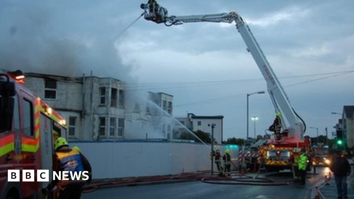 Newquay derelict hotel fire 'was arson' - BBC News