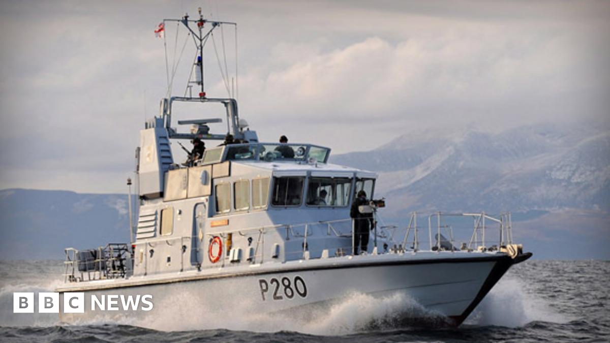 HMS Dasher returns for Cornish rededication - BBC News