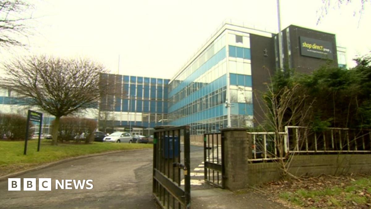 Total of 475 jobs go at Preston call centre - BBC News