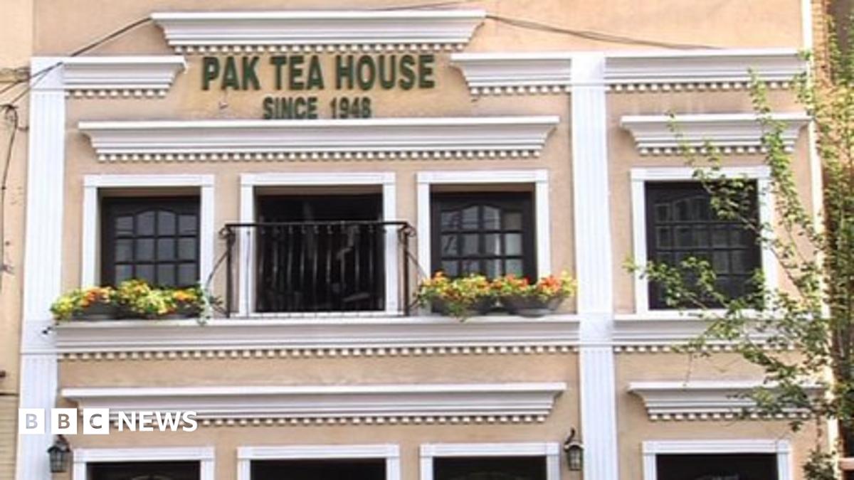Historic Pak Tea House cafe in Lahore reopens - BBC News