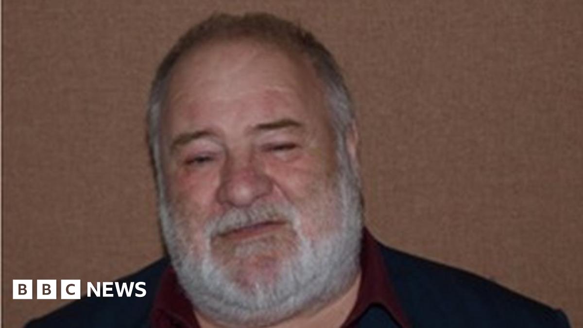 Councillor Graham Brown suspended over planning claims - BBC News