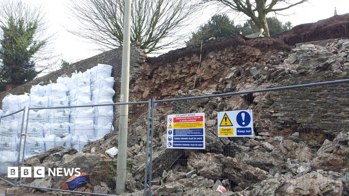 Ludlow town walls unrepaired 18 months after collapse - BBC News