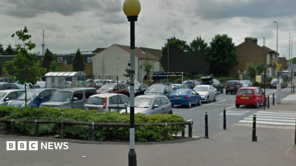 Grays car park attack murder inquiry: Man, 21, arrested - BBC News