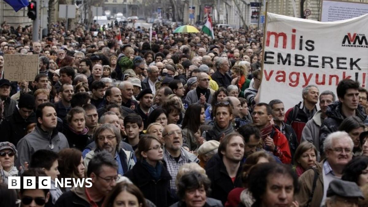 Q&A: Hungary's controversial constitutional changes - BBC News