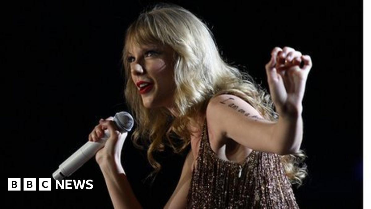 Fan mail sent to Taylor Swift found in a recycling bin - BBC News