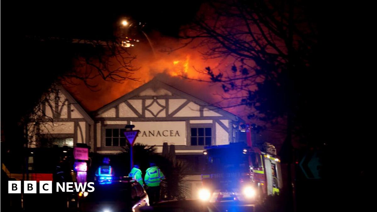 Fire at Alderley Edge Panacea celebrity restaurant 'suspicious' - BBC News