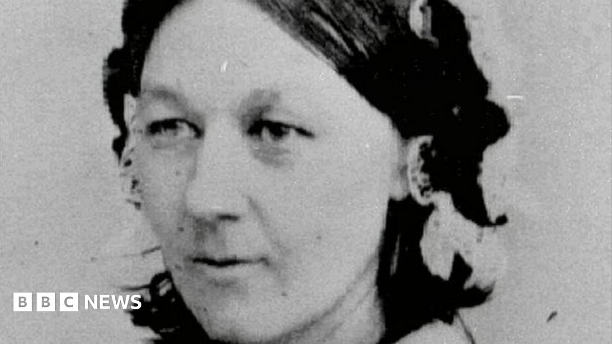 Derbyshire Nurses honour Florence Nightingale - BBC News