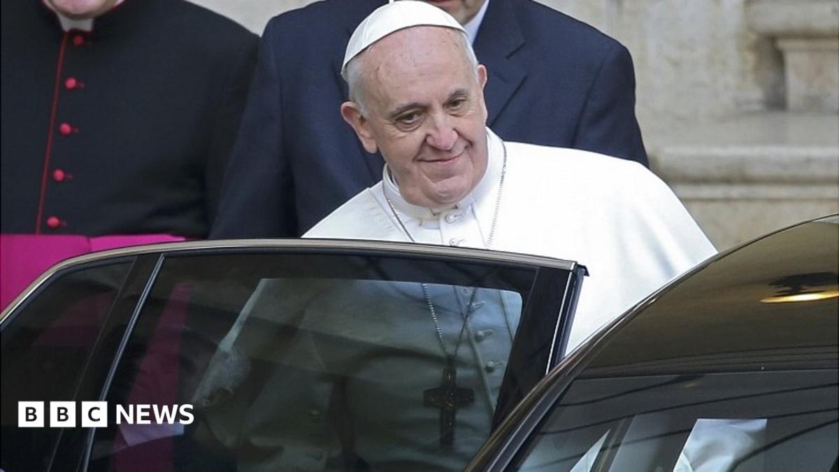 Pope Francis quick to stamp his style on papacy - BBC News