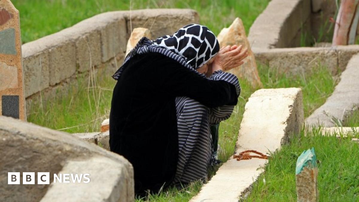 Iraqi Kurds mark 25 years since Halabja gas attack - BBC News