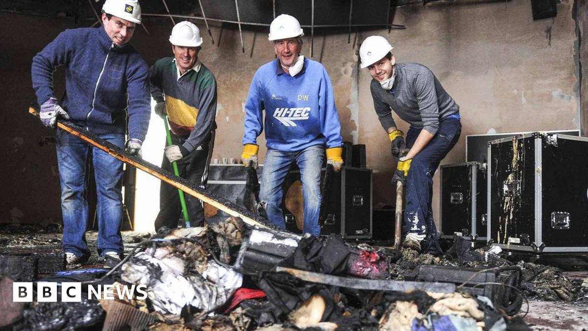 Treetops School, Grays, to reopen after clean up and repairs - BBC News