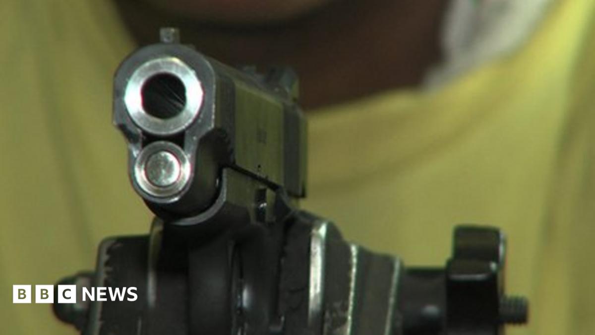 The gunmakers of the Philippines - BBC News