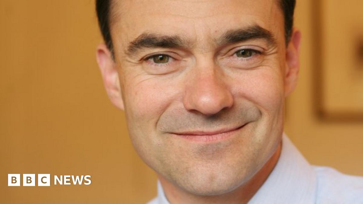 Cambridge-based smartphone chip designer boss to retire - BBC News