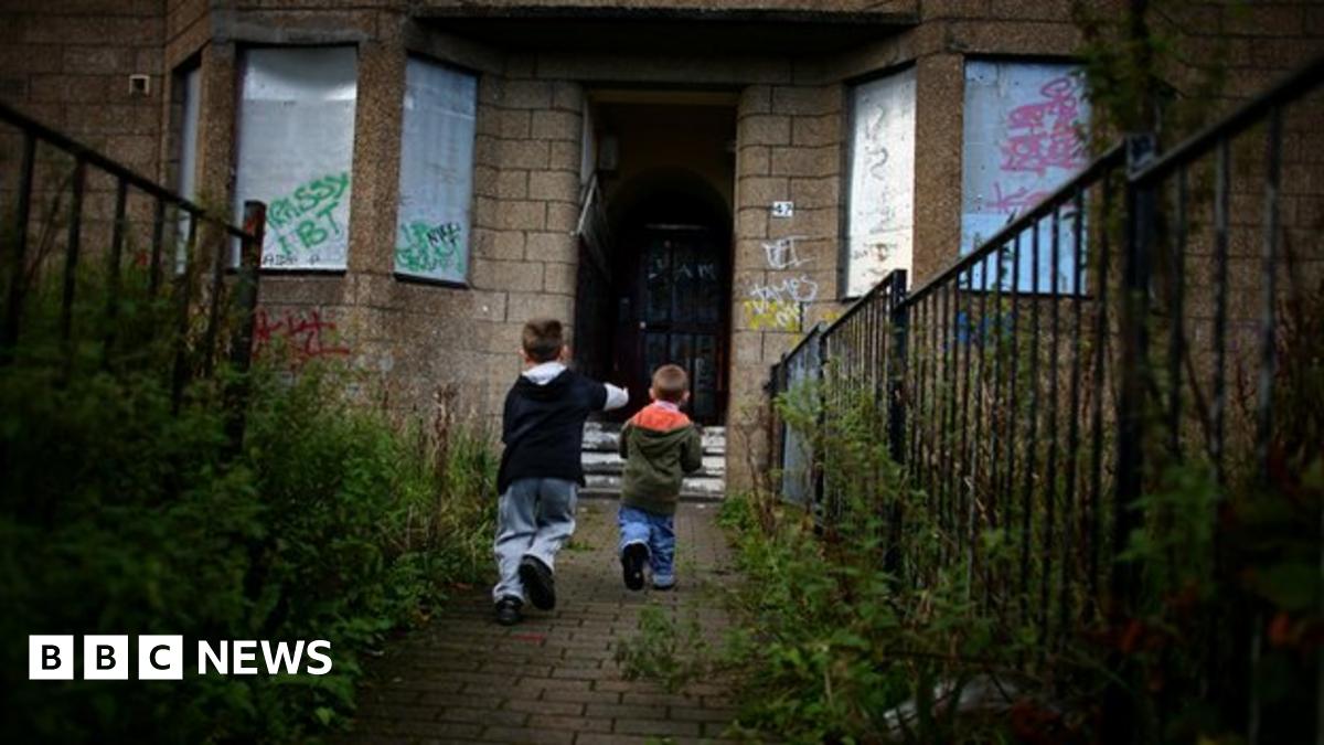 Benefit changes: Who will be affected? - BBC News