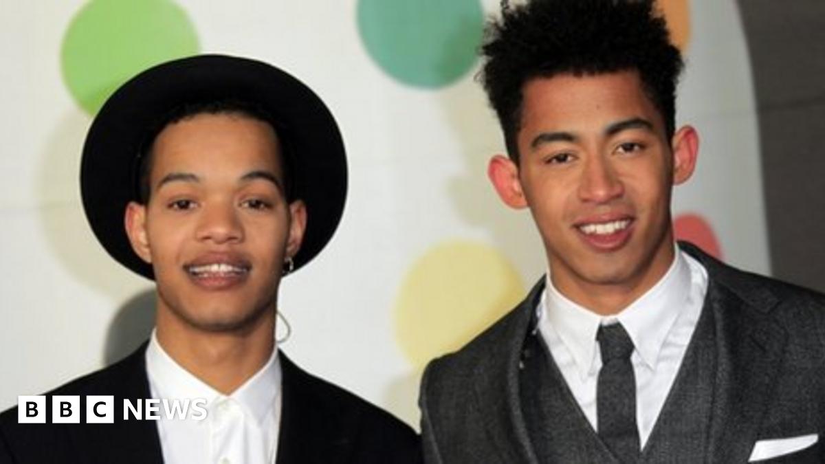 Rizzle Kicks join Jamie Oliver's Big Feastival line-up - BBC News