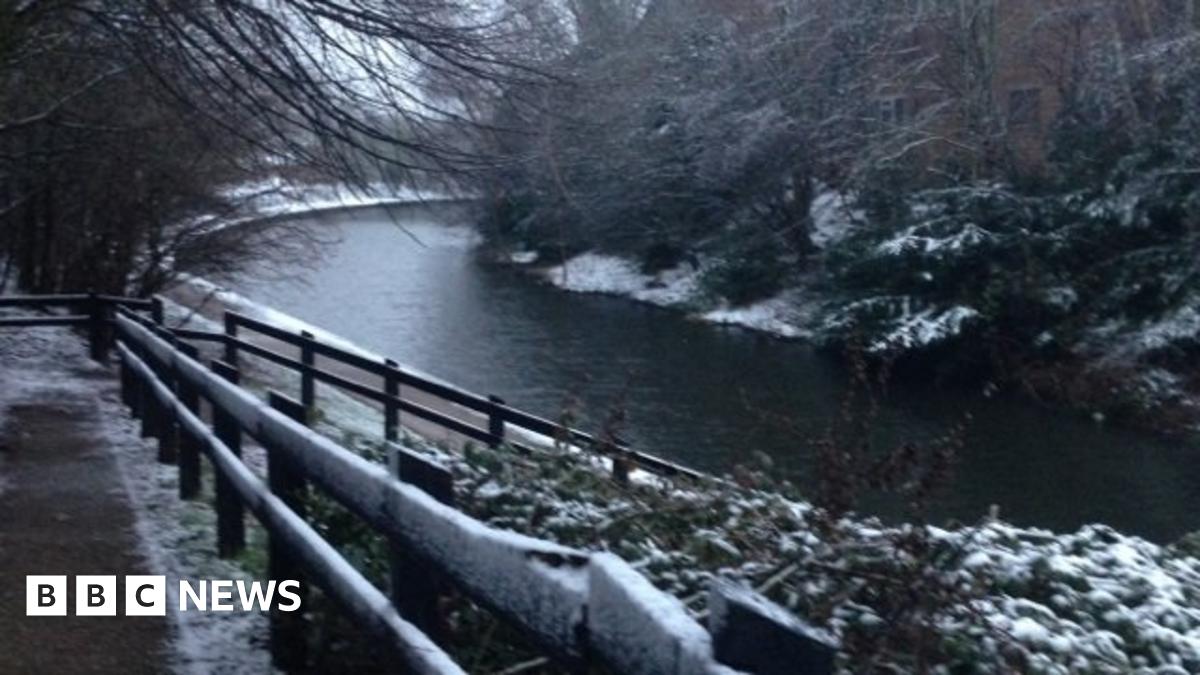 Met Office warns of more snow across the West Midlands - BBC News