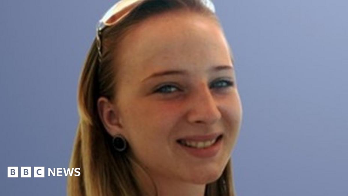 Bus stab victim Christina Edkins honoured in sport award - BBC News