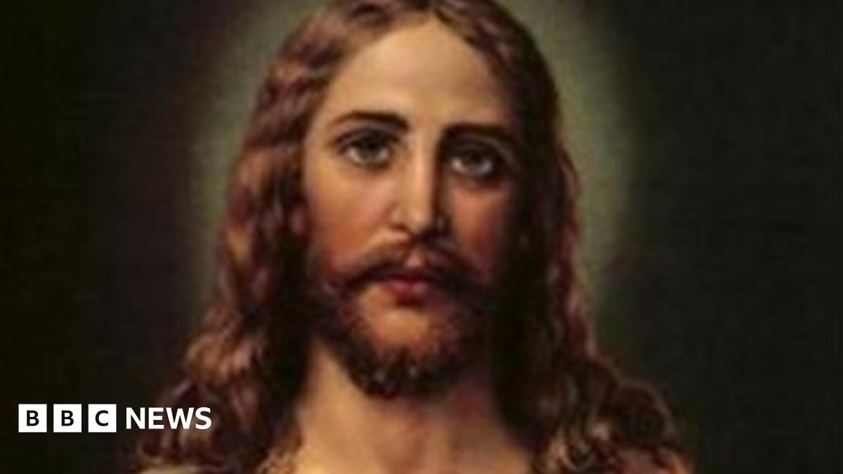 'Jesus' tweets the Easter story - BBC News