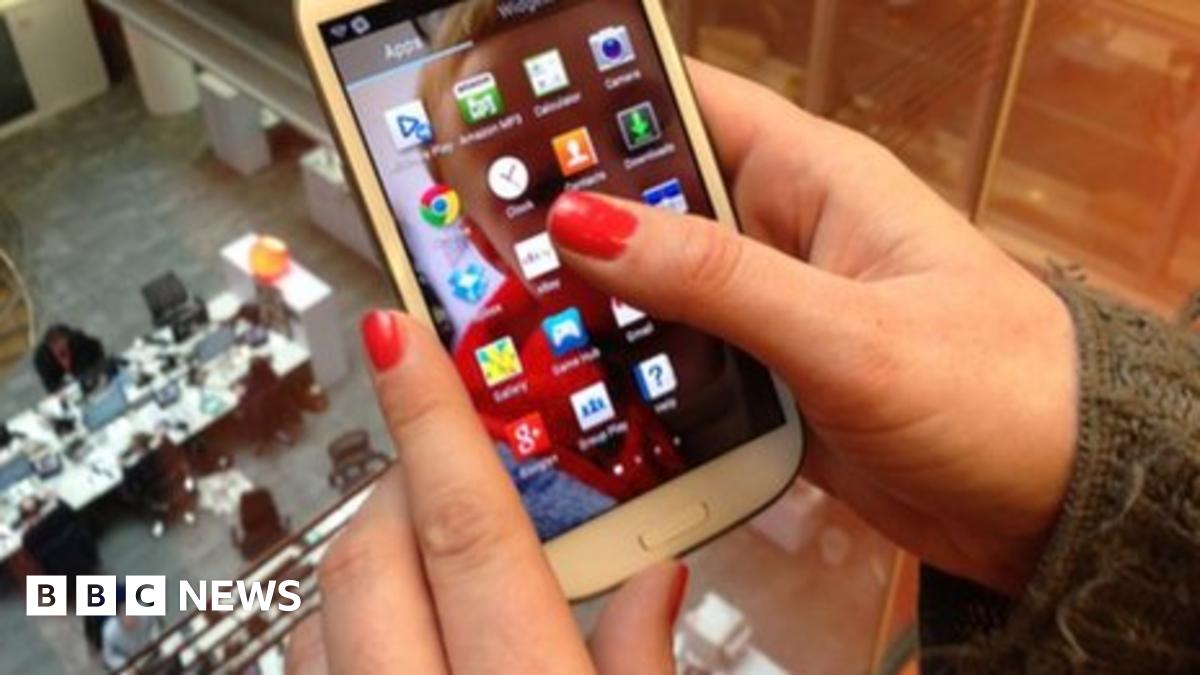 Counting data cost on mobile phones - BBC News