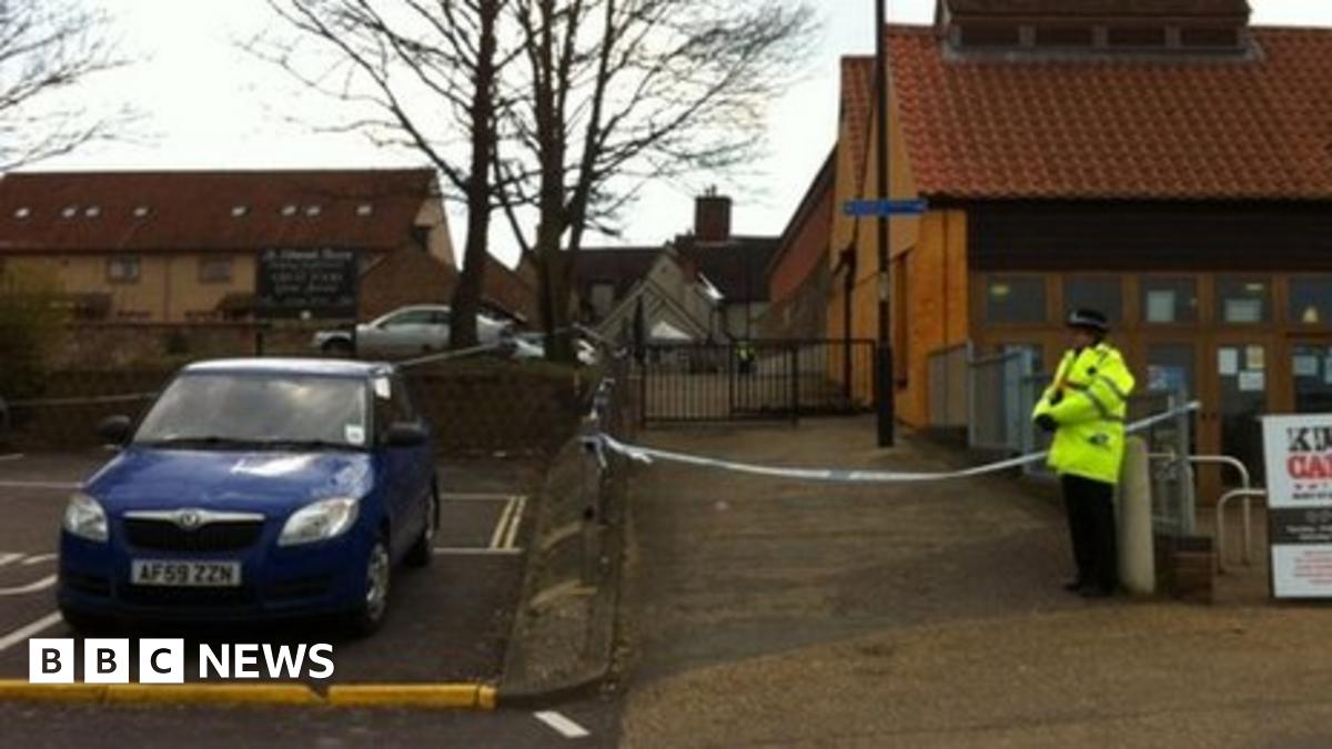 Andrew Ratcliffe to go on trial over Mary Roberts murder - BBC News