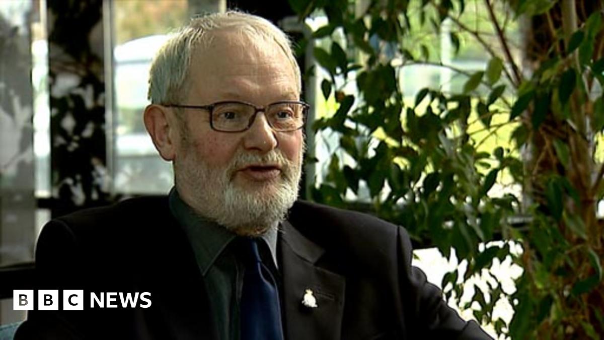 Aberdeen-based aviation writer Jim Ferguson dies - BBC News