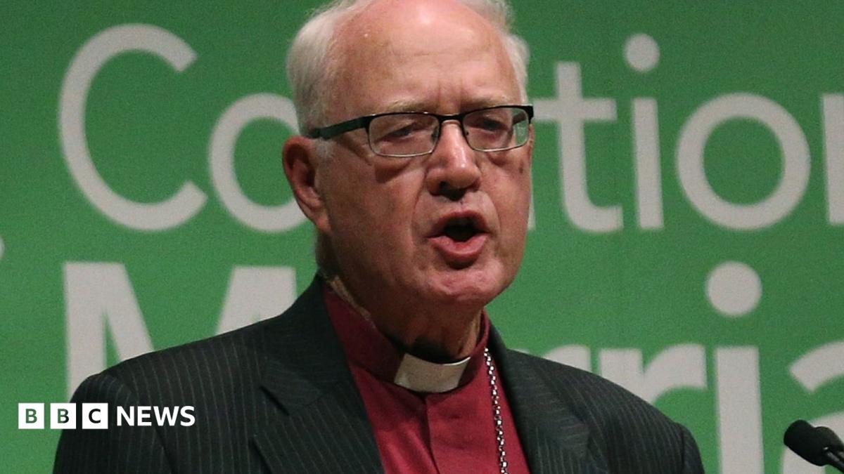 Lord Carey attacks PM over Christian 'support' - BBC News