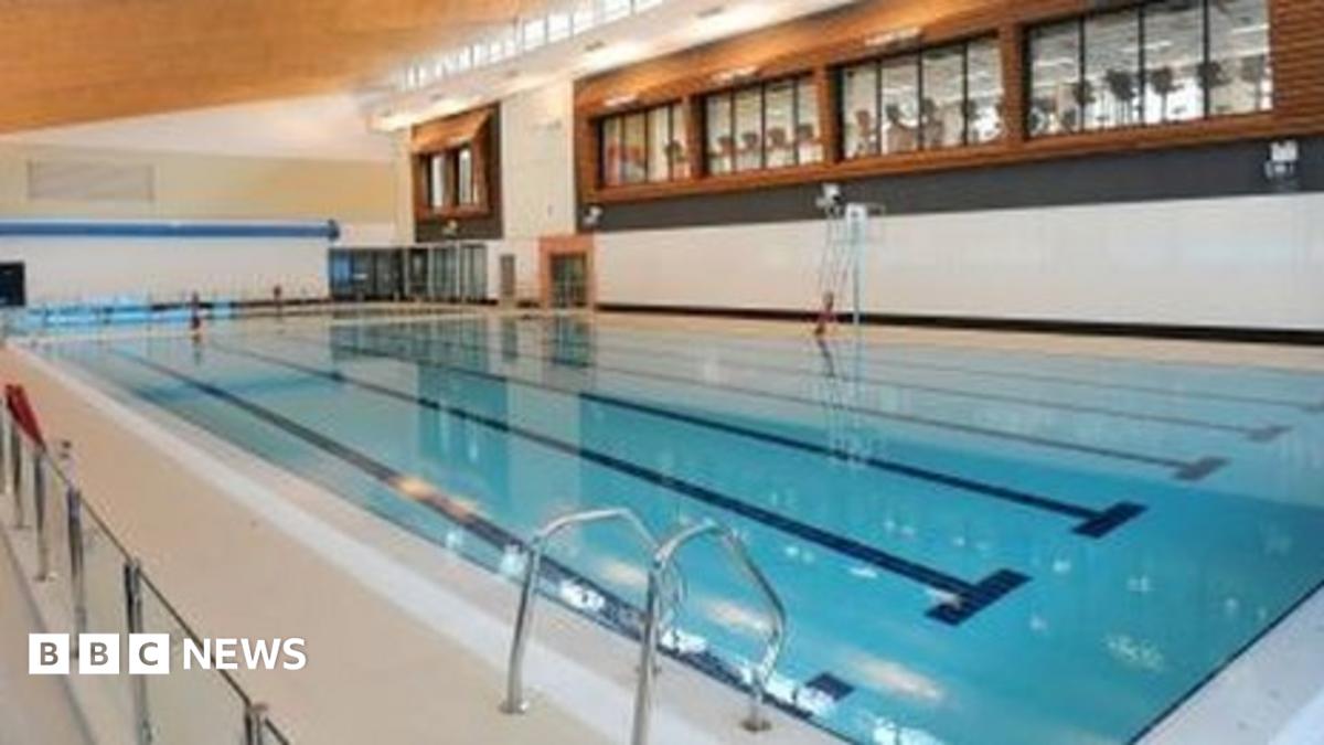 New £9m leisure centre opens in Tipton - BBC News