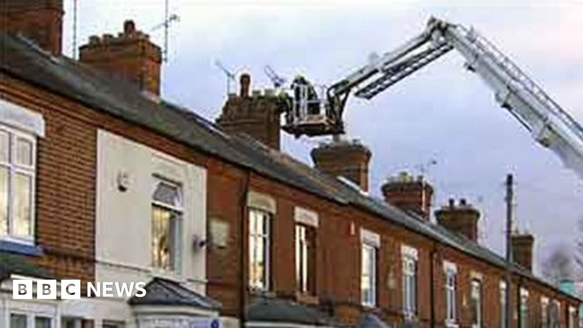 Lincolnshire firefighters warn over chimney fires - BBC News