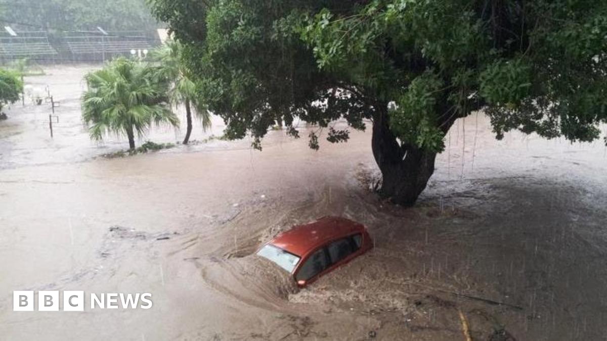 Deadly floods hit Mauritius capital Port Louis - BBC News