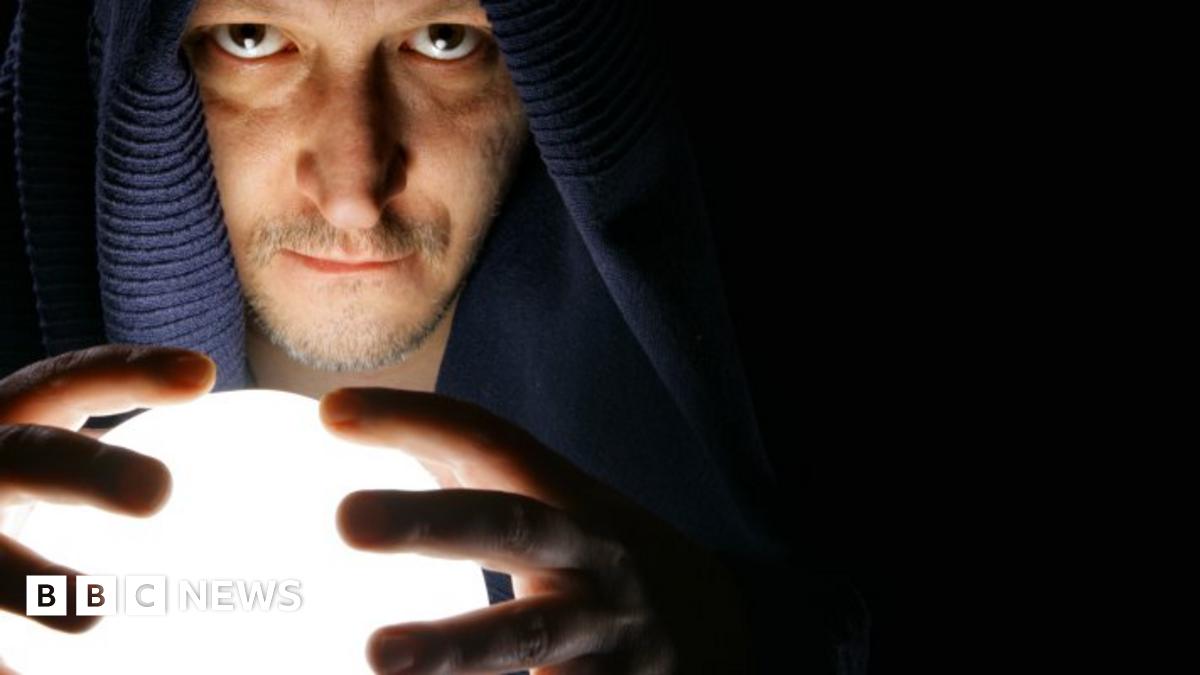 The magicians who rip off other conjurers' tricks - BBC News