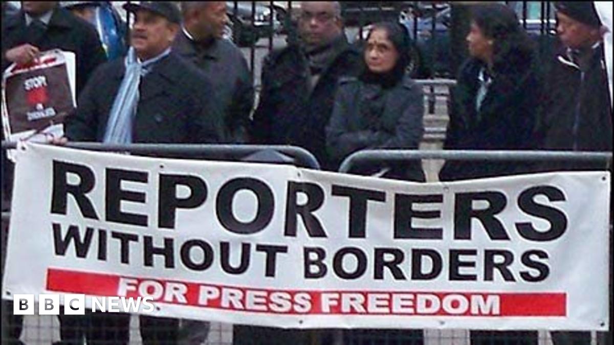 Tamil paper Uthayan attacked in northern Sri Lanka - BBC News