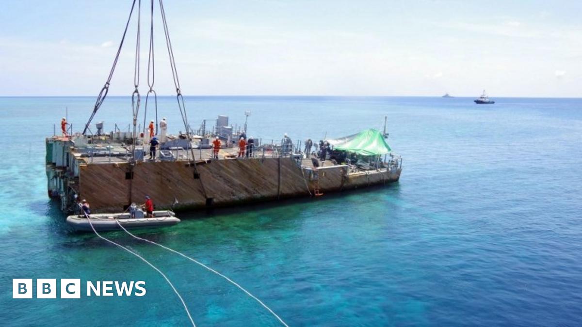 US navy reassigns sailors over Philippine reef crash - BBC News