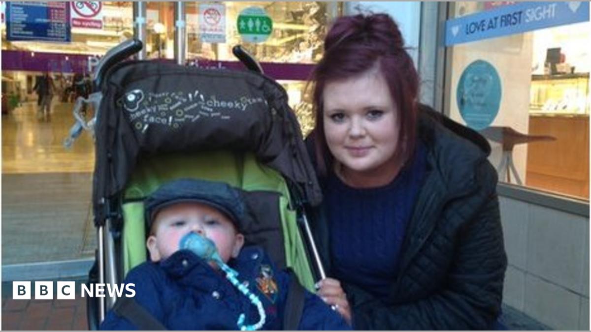 Young mums offered nurse support for their first child - BBC News