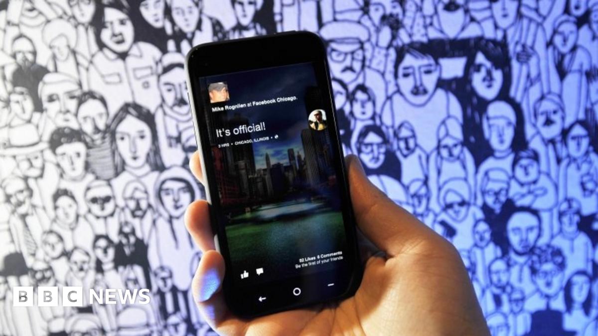 Facebook's release of 'home' spurs privacy worries - BBC News