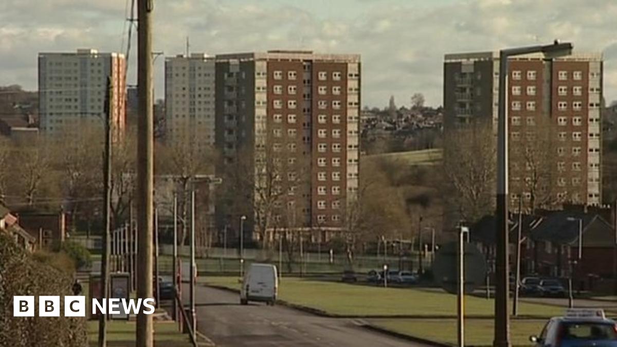 Leeds council houses return to local authority - BBC News