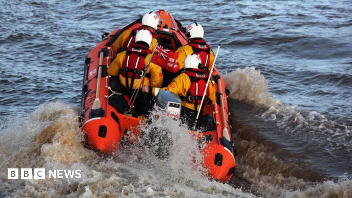 Cleethorpes lifeboat named in memory of James Burgess - BBC News