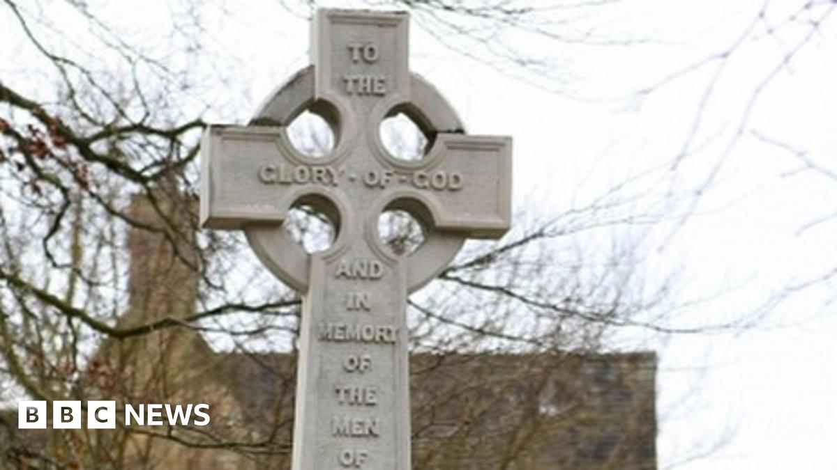 Shepreth war memorial: Woman wins fight over misspelt name - BBC News